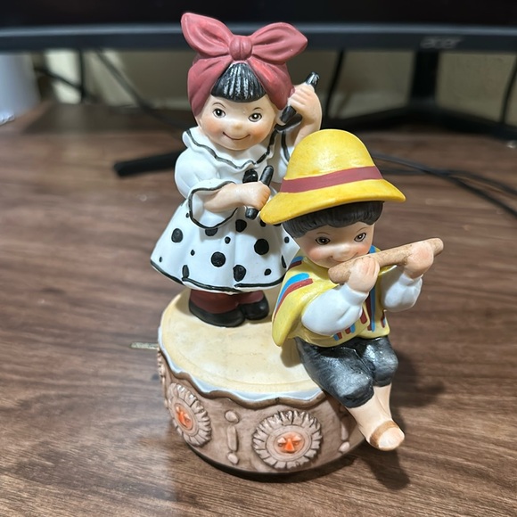 Disney | Other | Rare Walt Disney World Its A Small World Music Box And ...